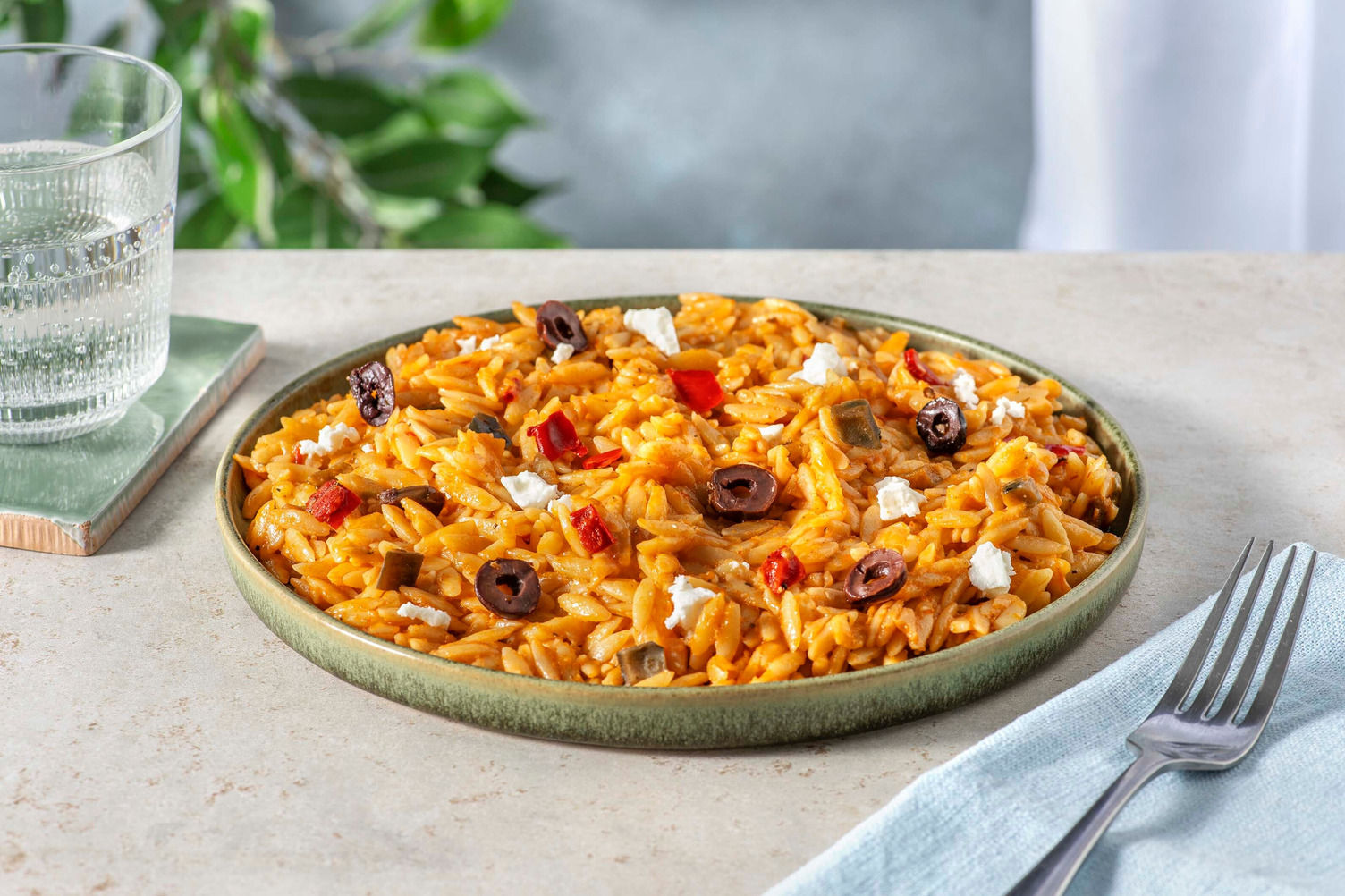 Orzo Ratatouille mit Feta und Kalamata-Oliven Rezept | HelloFresh