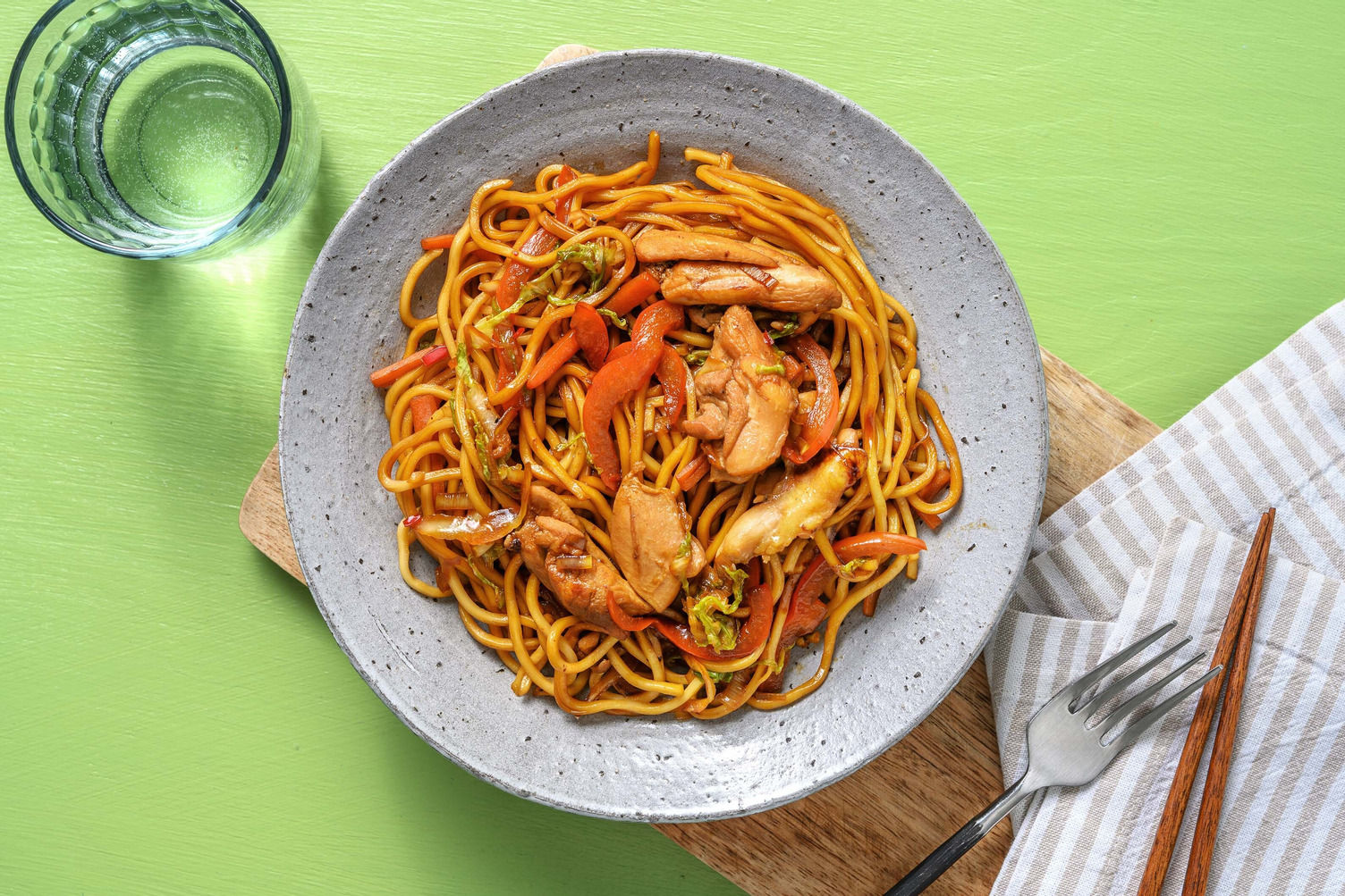 Noedels met gekruide kippendij Recept | HelloFresh