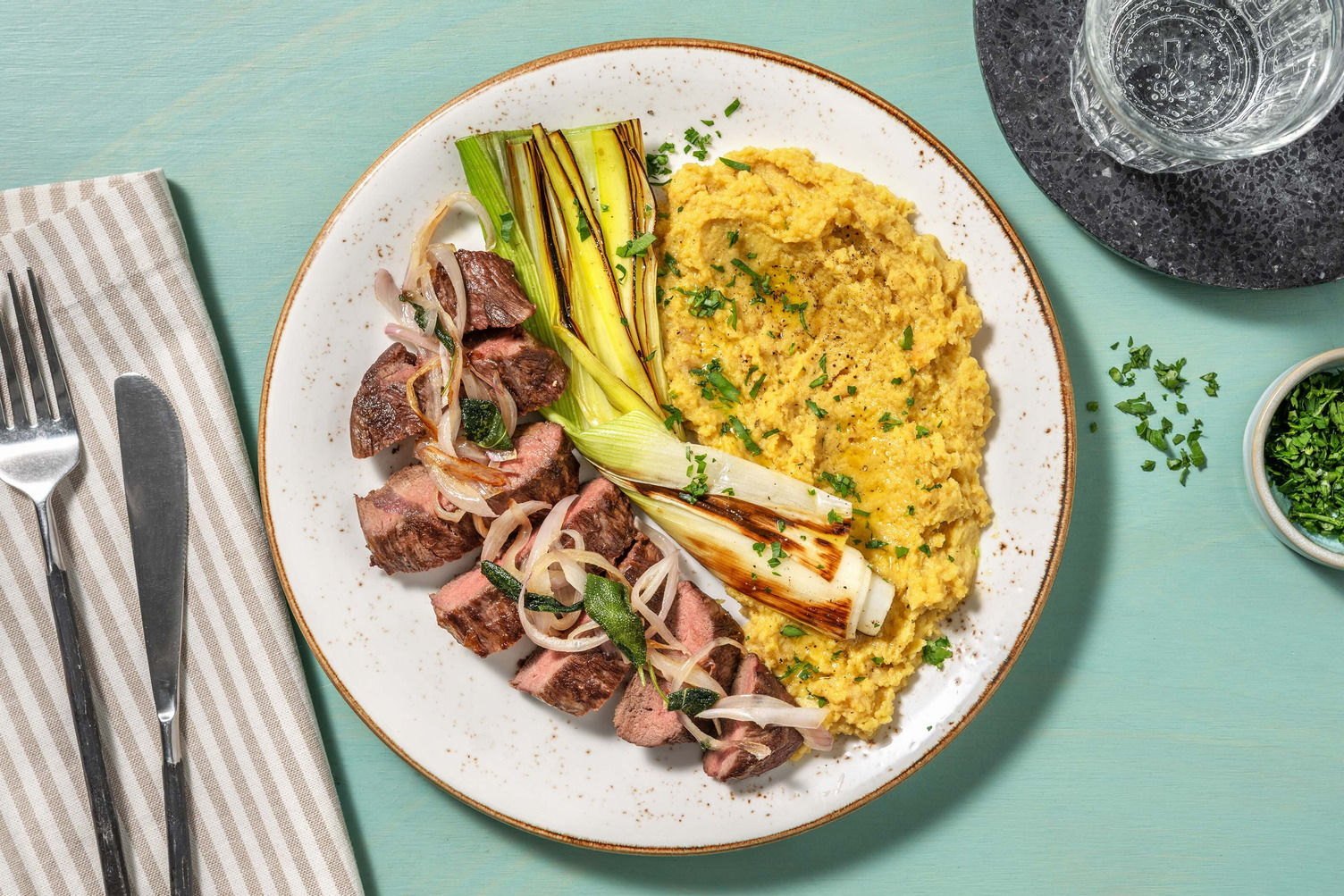 Bistecca di manzo con scalogno fondente | HelloFresh