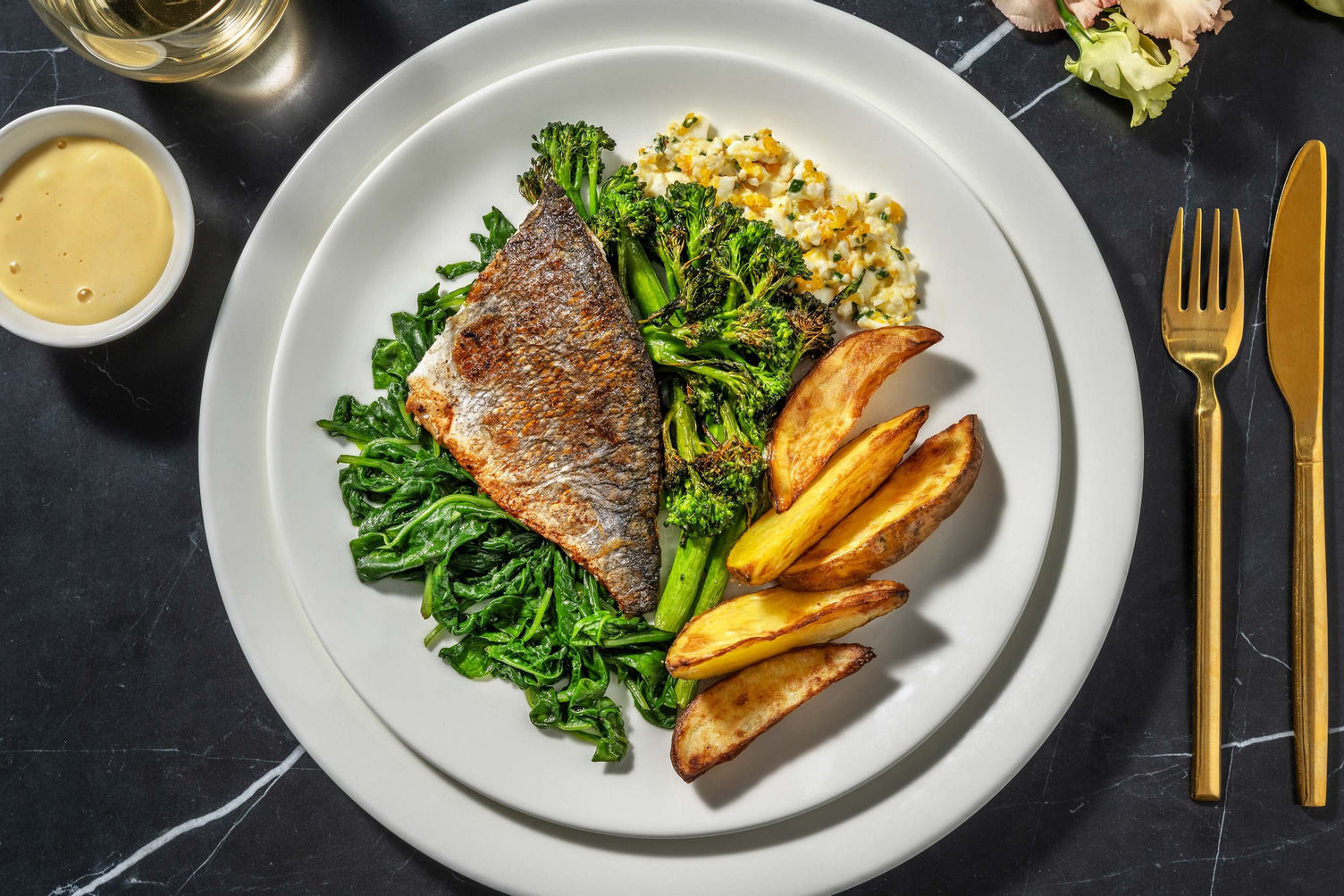 Doradefilet met hollandaisesaus en broccolini Recept | HelloFresh
