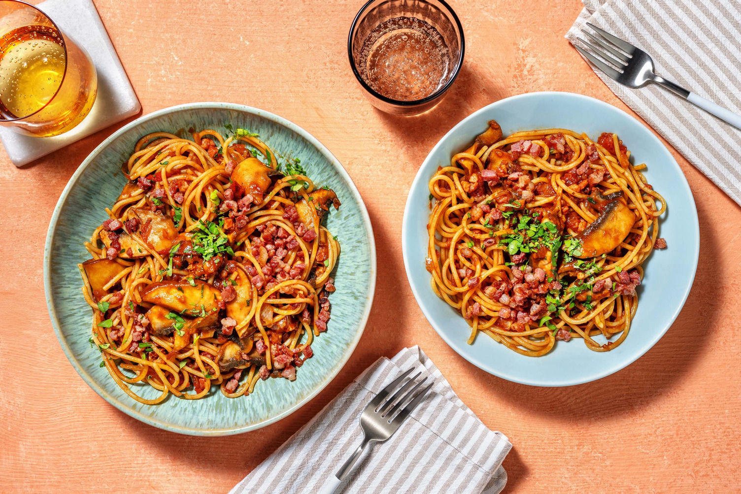 Rask bacon- og soppasta | HelloFresh