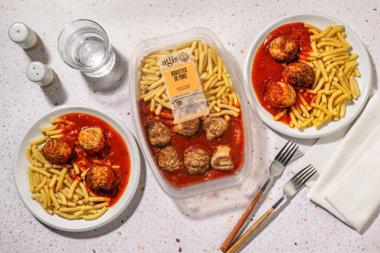 Macaroni sauce tomate & boulettes de porc Recette | HelloFresh