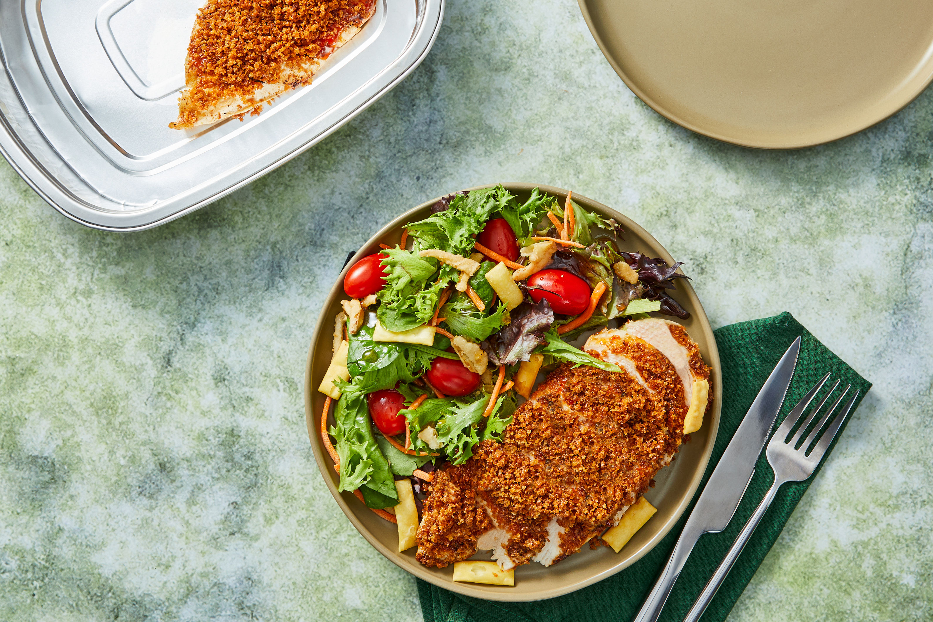 Prep & Bake Crispy Thai Chicken Salad Recipe | HelloFresh