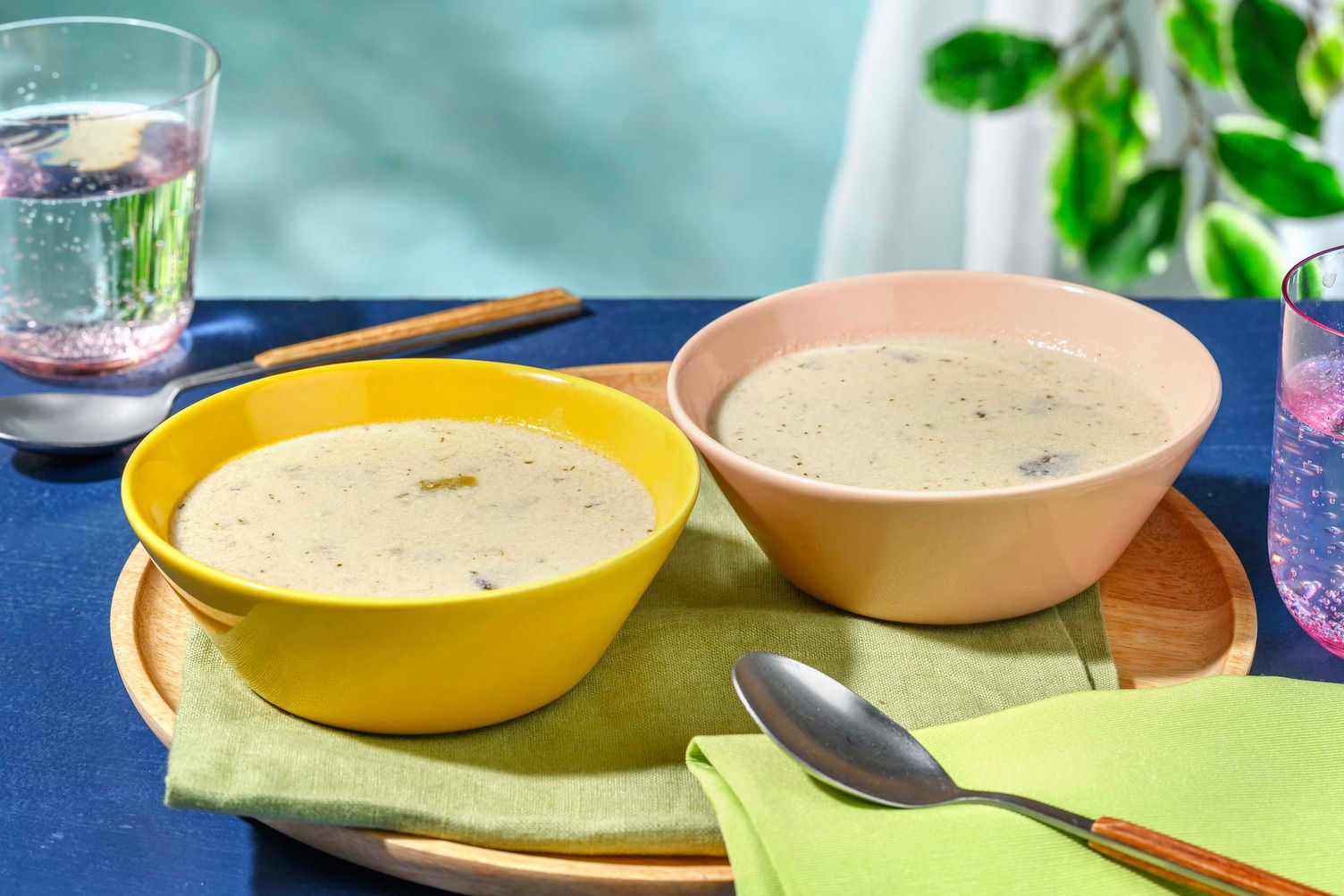 Thaisoppa med kyckling och kokosmjölk Recept | HelloFresh