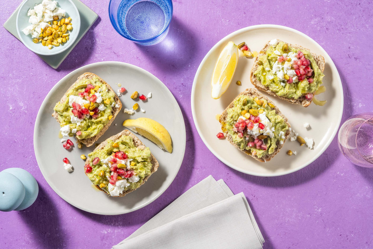 Smashed avocado toast met Midden-Oosterse twist Recept | HelloFresh