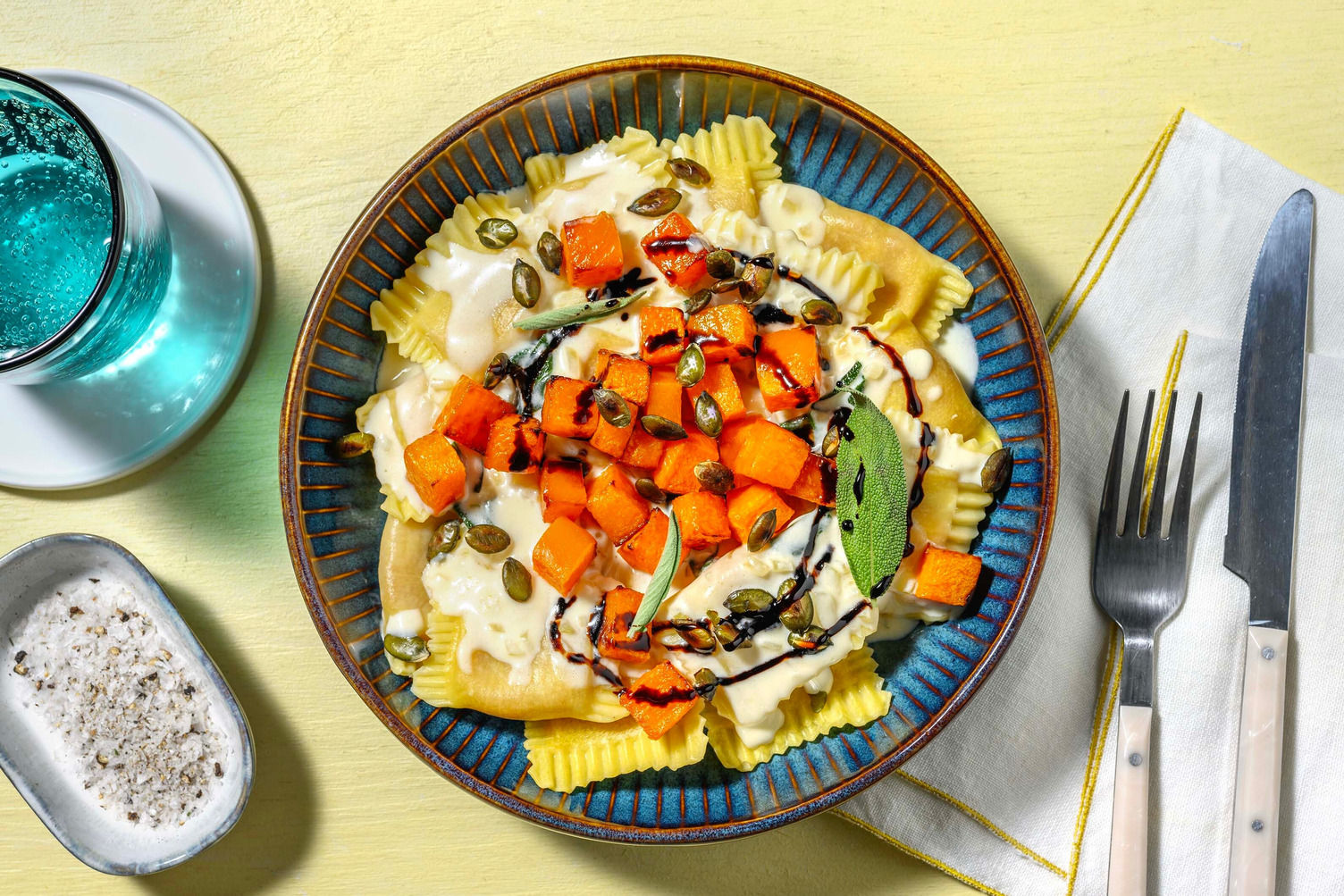 Ravioli ricotta-spinazie met pompoen en roomsaus Recept | HelloFresh