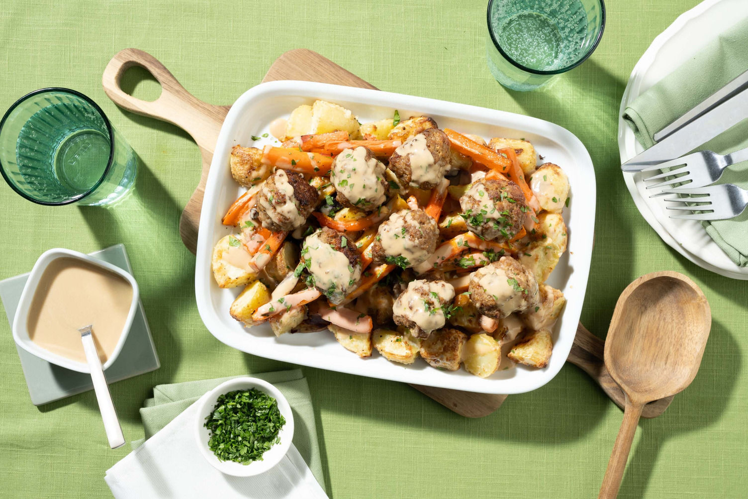 Meatball Tray Bake Rezept | HelloFresh
