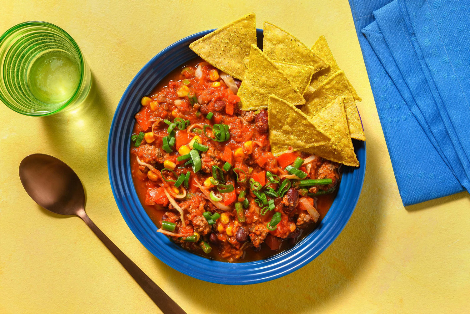 Runderstoof met Mexicaanse groenten en tortillachips Recept | HelloFresh