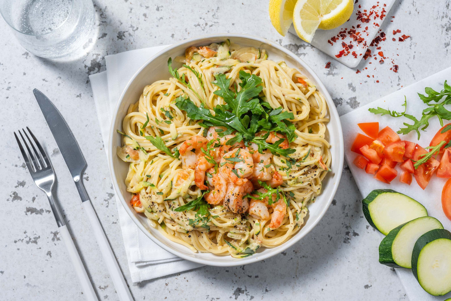 Spaghetti med chili- och vitlöksstekta räkor Recept | HelloFresh