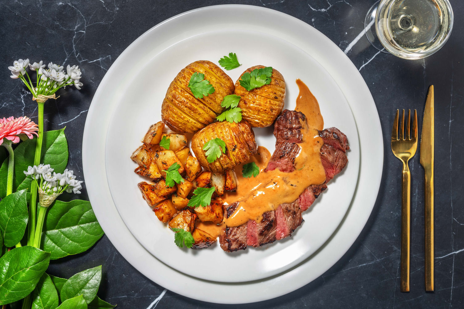 Steak and creamy red wine sauce | HelloFresh