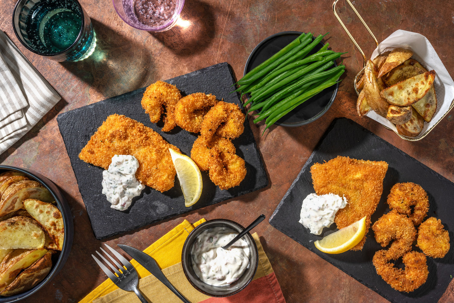 Panerad sej och krispiga räkor Recept | HelloFresh