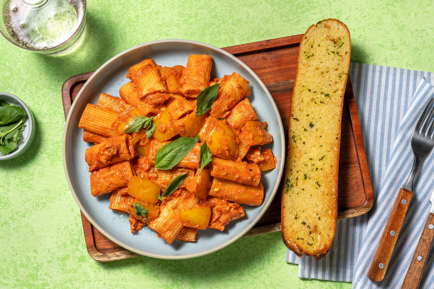 Cheesy tomato pasta | HelloFresh