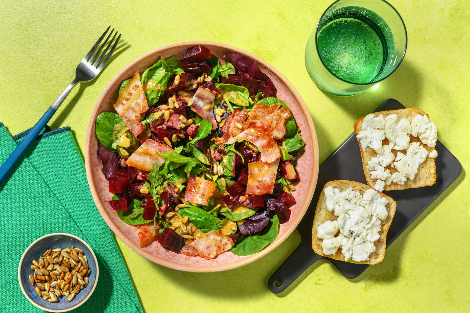 Salade de chèvre chaud, betterave & bacon Recette | HelloFresh