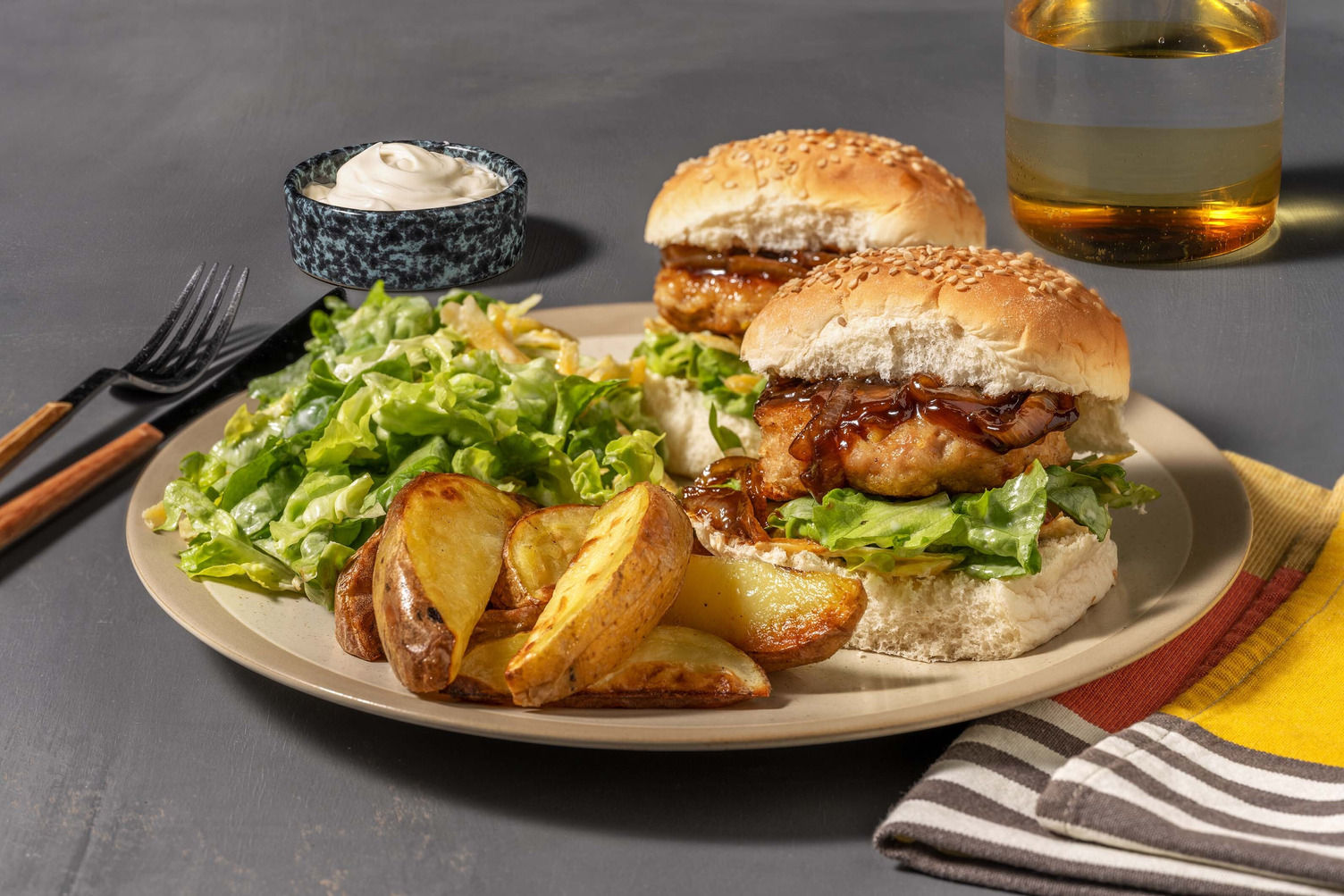 Twee mini-kipburgers met teriyakisaus Recept | HelloFresh