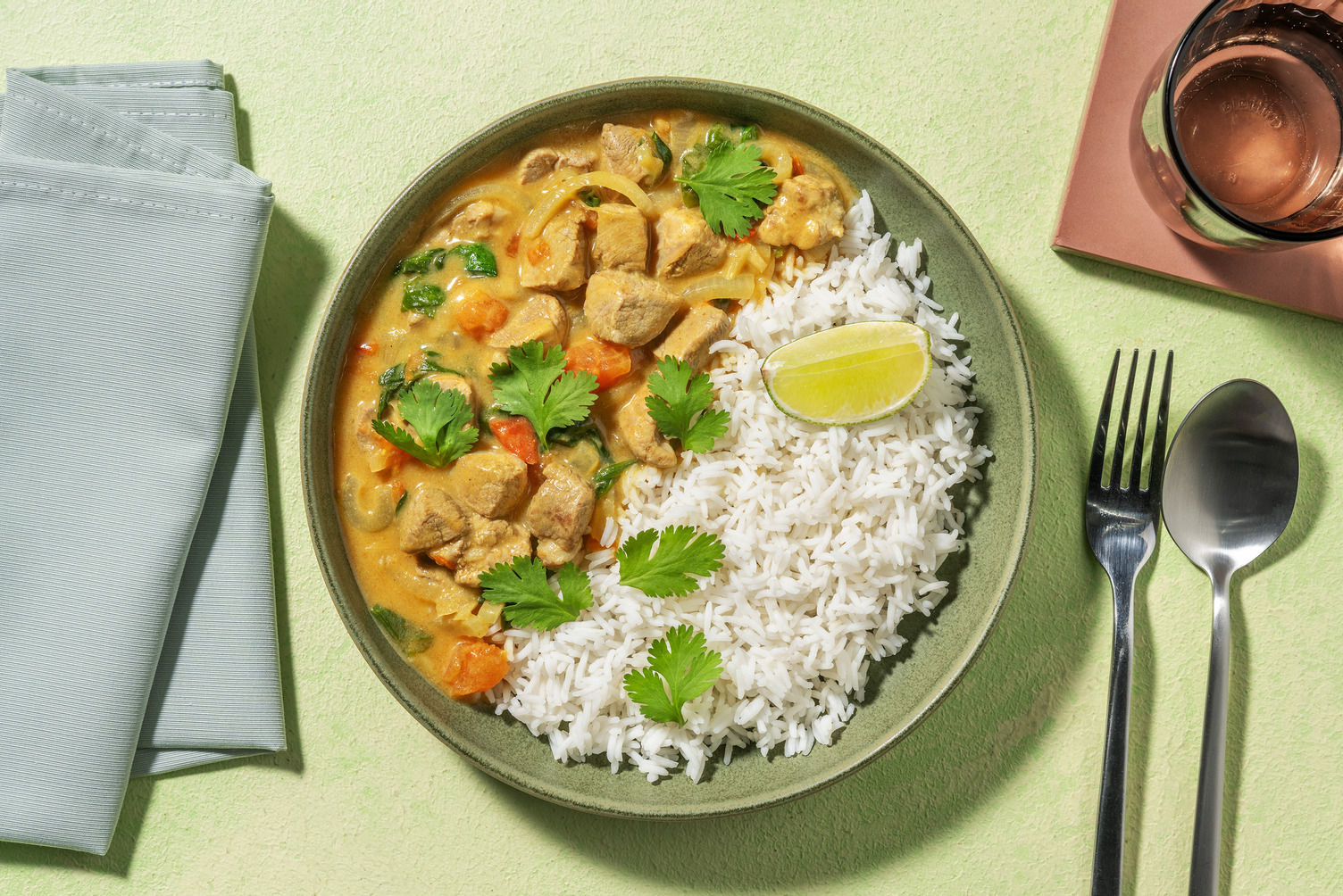 Krämig korma på fläsk Recept | HelloFresh