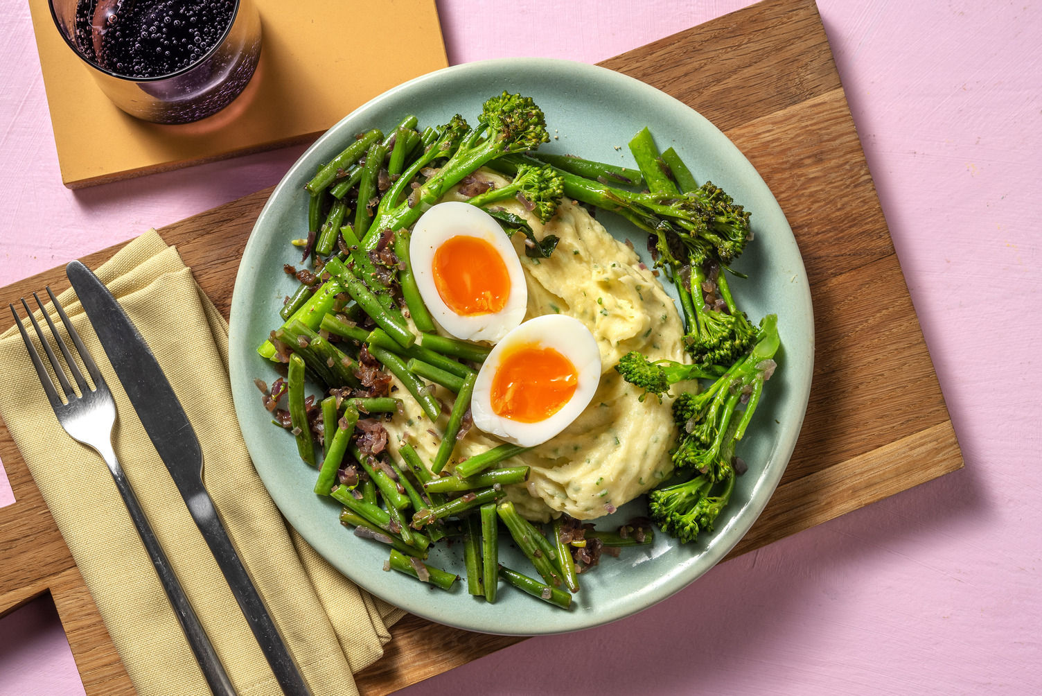 Aardappelpuree met zacht gekookt eitje Recept | HelloFresh