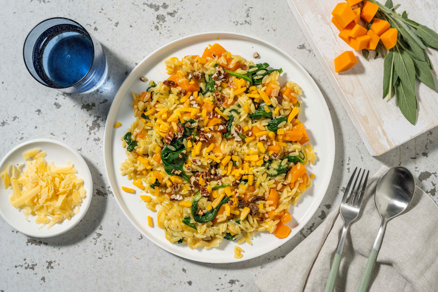 Orzo au potiron, épinards et fromage Red Leicester Recette | HelloFresh