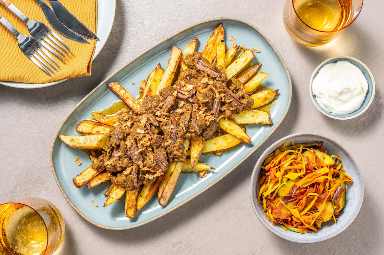 Assiette de frites au bœuf rendang Recette | HelloFresh