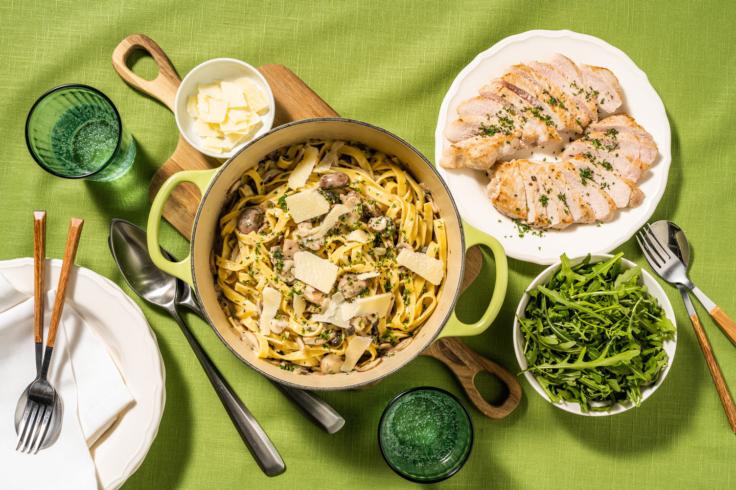 Tagliatelle aux champignons parfumées à la truffe & escalope de jambon ...