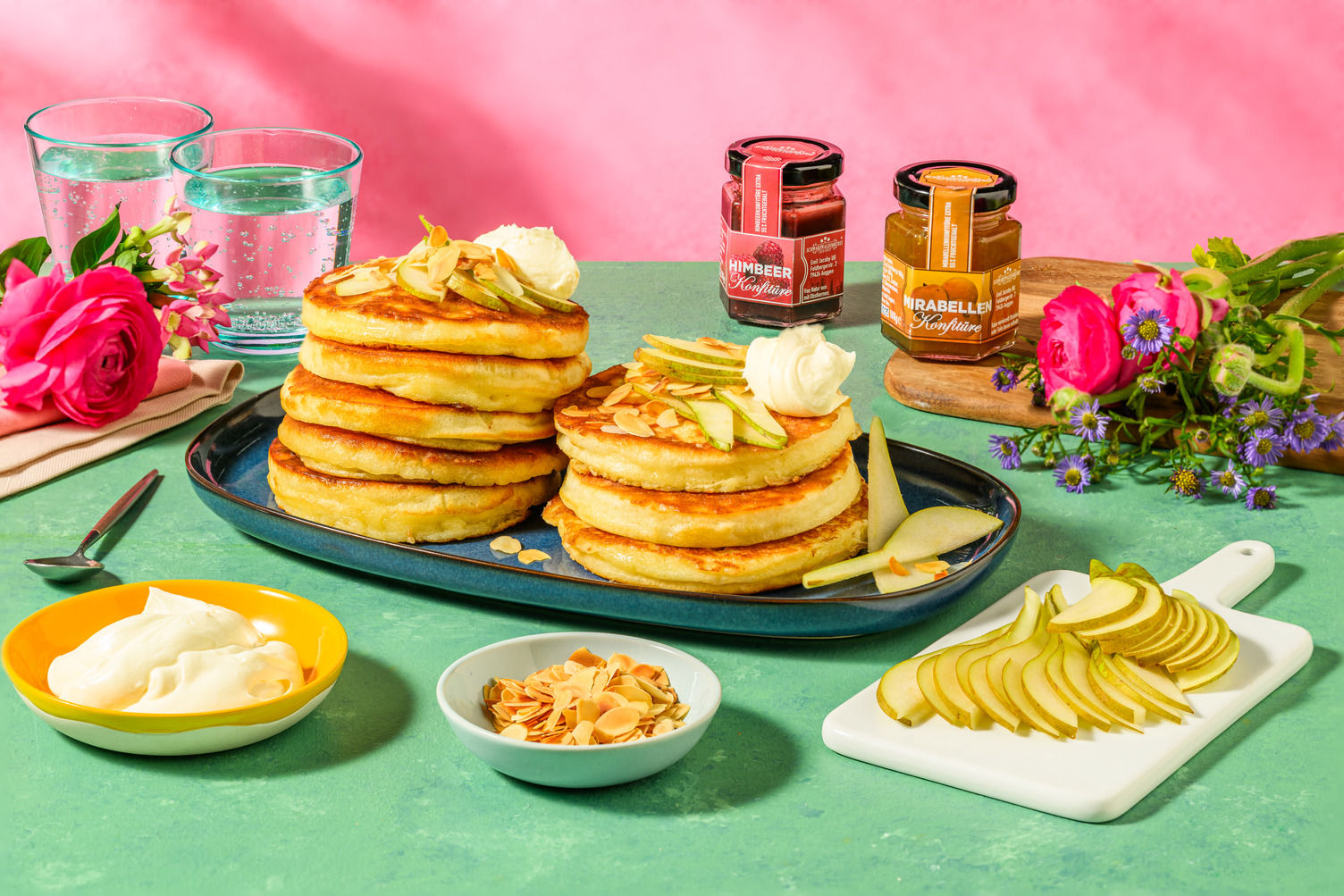 Pancakes zum Frühstück mit leckeren Toppings Rezept | HelloFresh