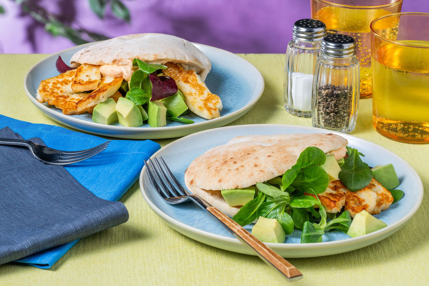 Pita med grillost og avocado | HelloFresh