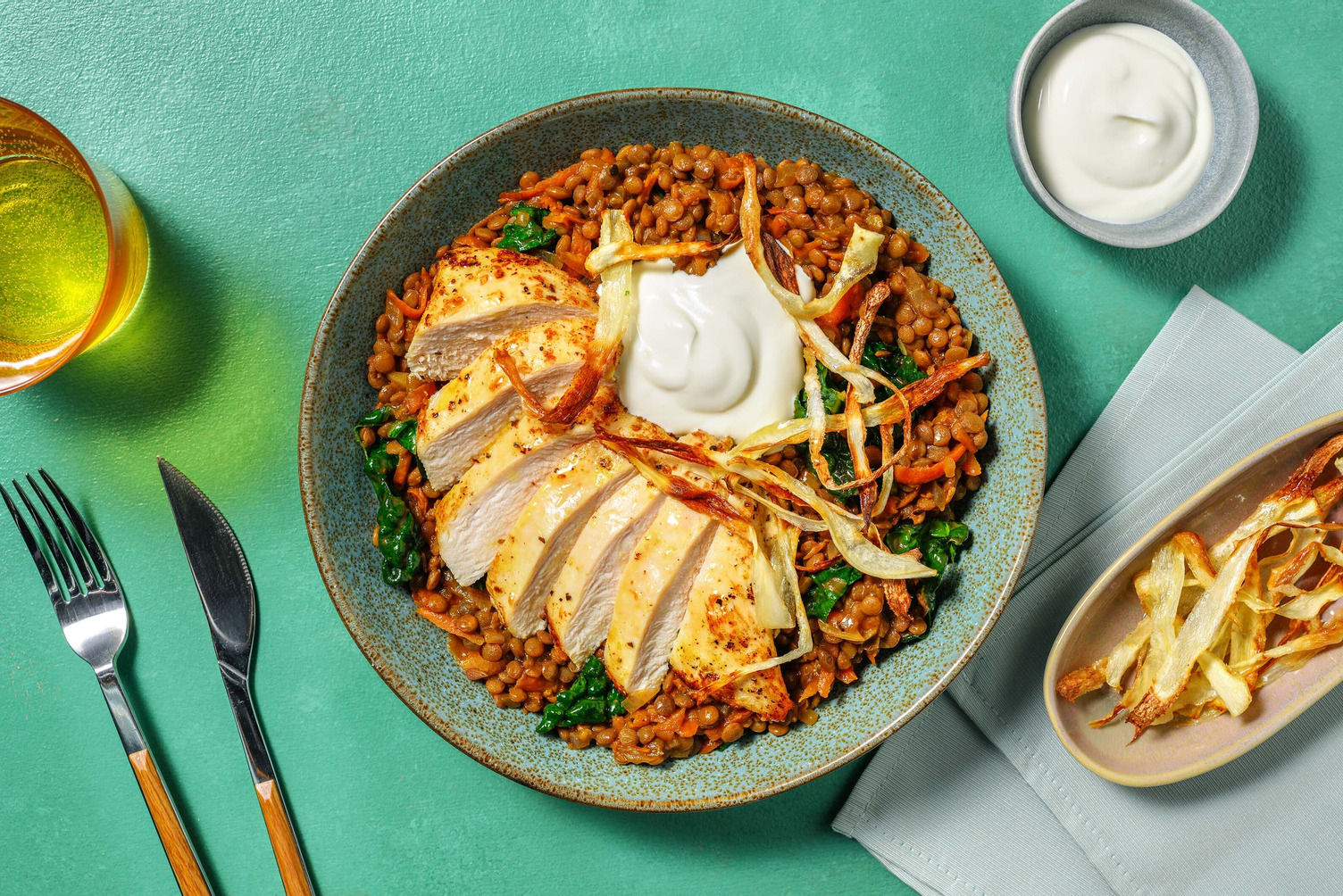 Stekt fransk kyckling och bräserade linser Recept | HelloFresh