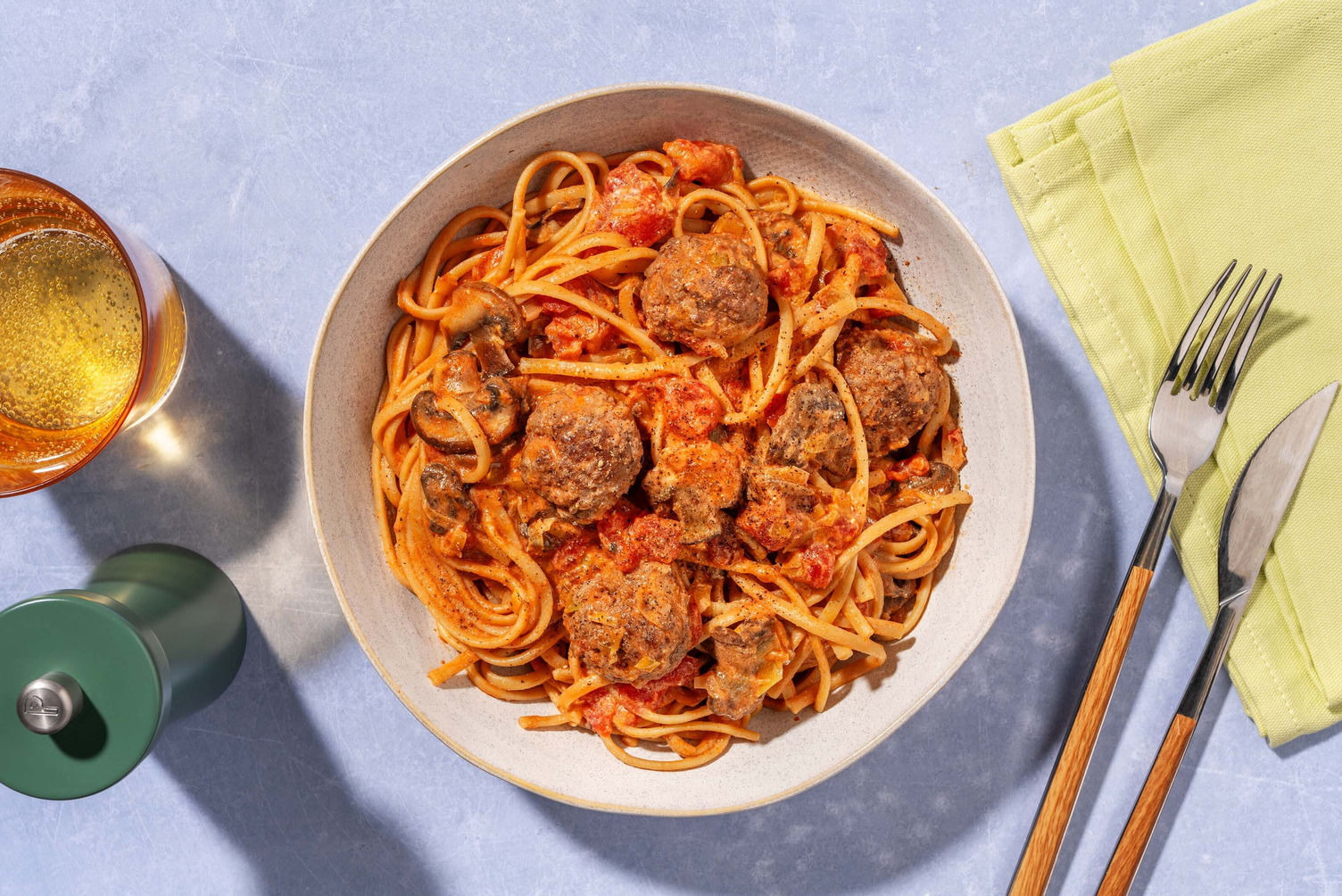 Spaghetti express aux boulettes de viande Recette | HelloFresh