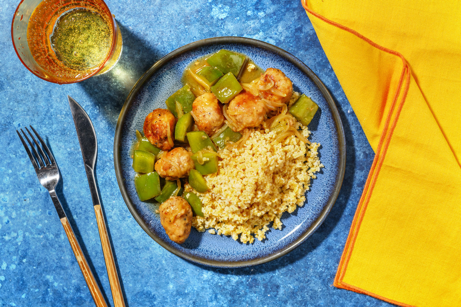 Bocados de butifarra a la miel con verduras | HelloFresh
