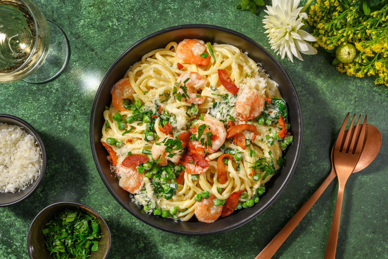 Alfredo Shrimp Linguine Recipe | HelloFresh
