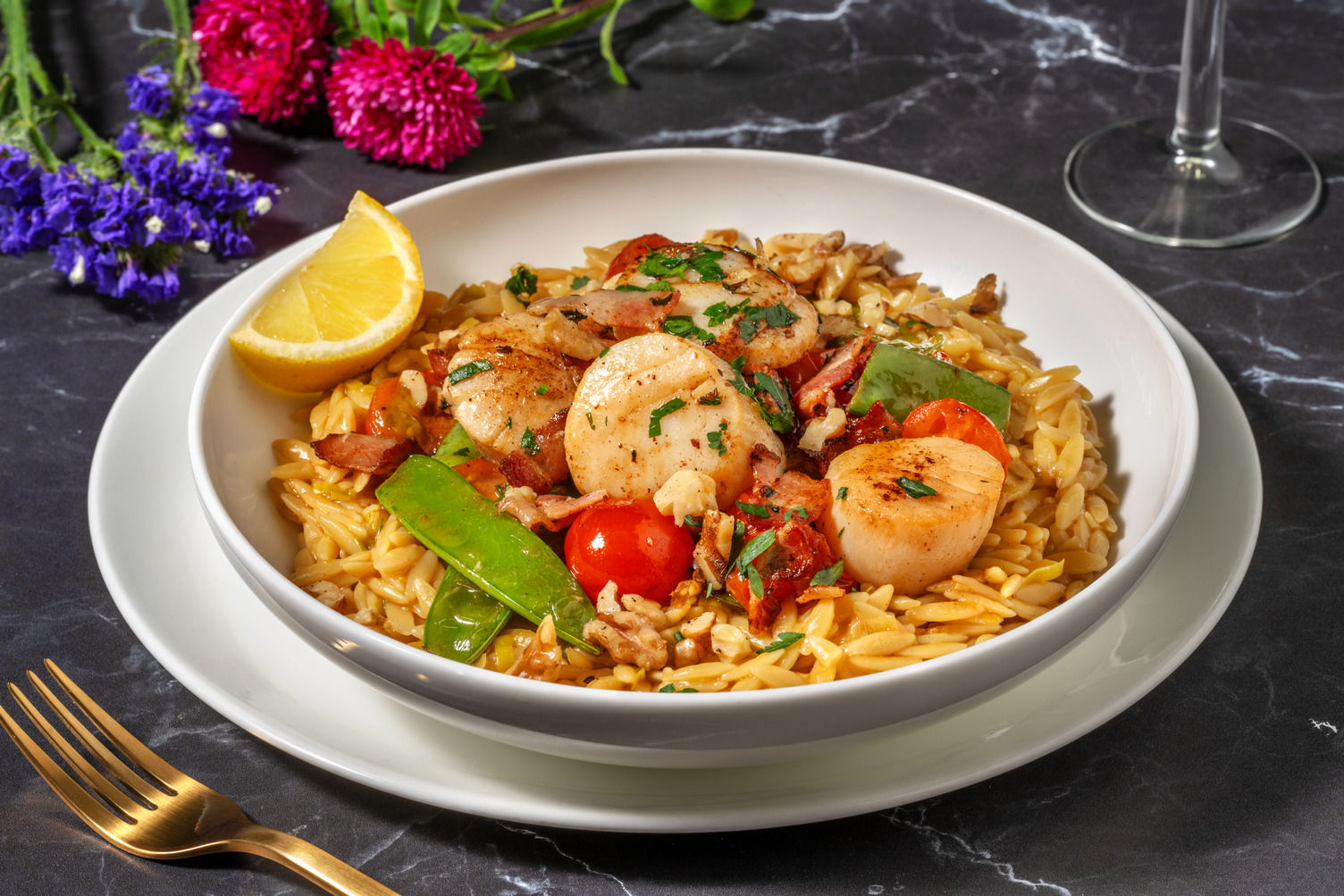 Lemon-Butter Scallops over Bacon and Leek Orzo Recipe | HelloFresh