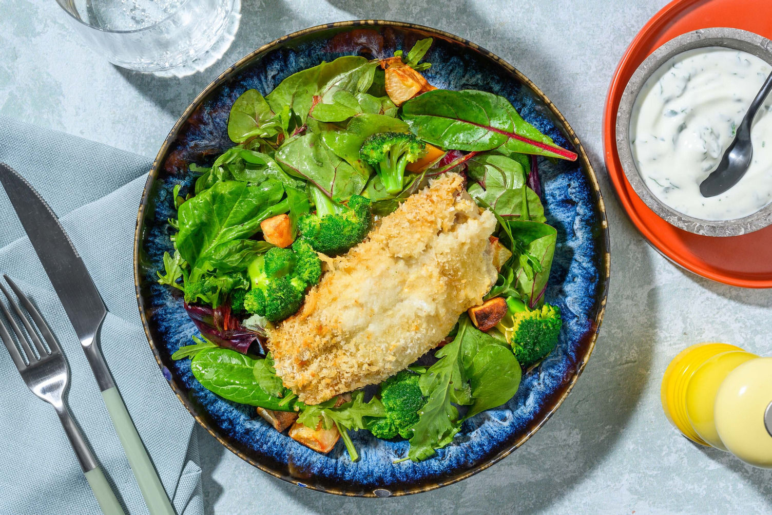 Ugnsbakad vit fisk med ost- och senapstäcke Recept | HelloFresh