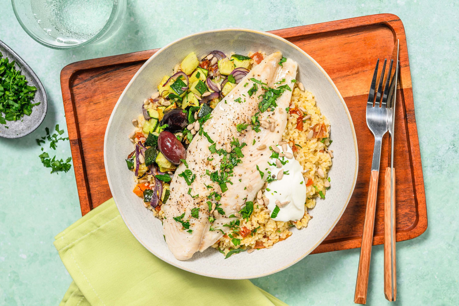 Ugnsstekt hajmal och medelhavsgrönsaker Recept | HelloFresh