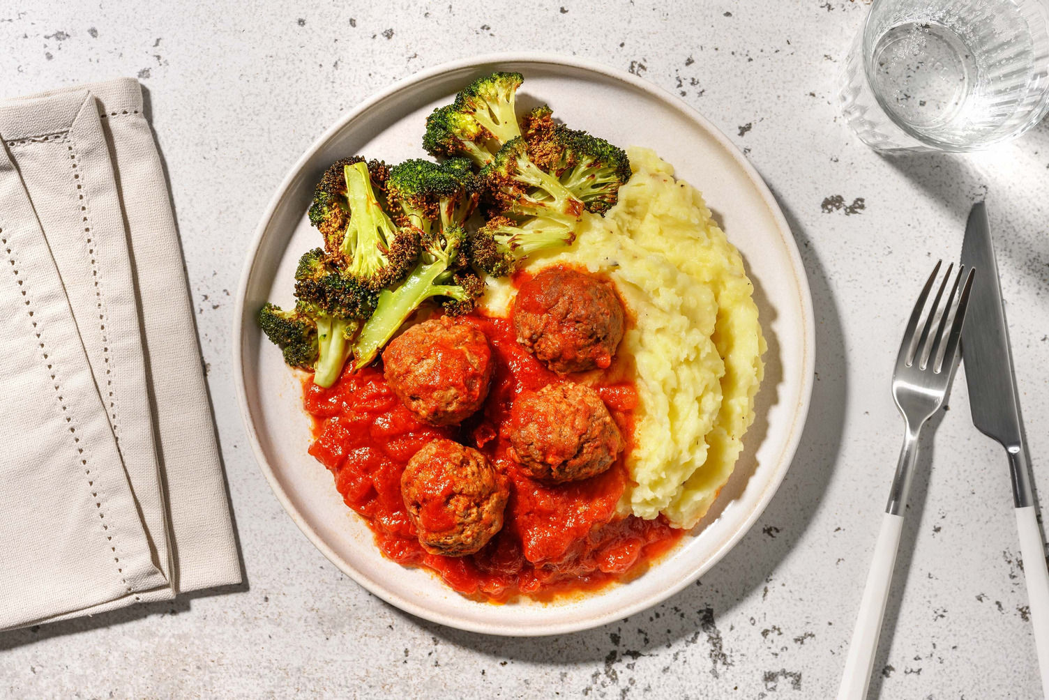 Kjøttboller i cajunkrydret tomatsaus | HelloFresh