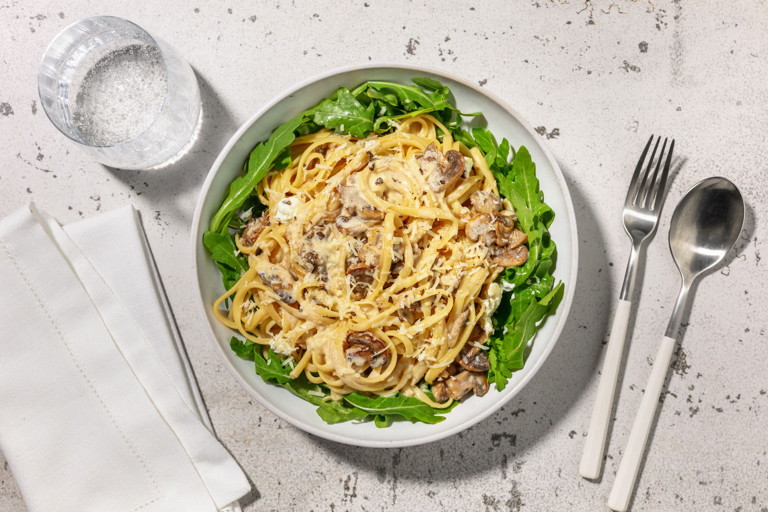 Spaghetti forestières & fromage à la truffe Recette | HelloFresh