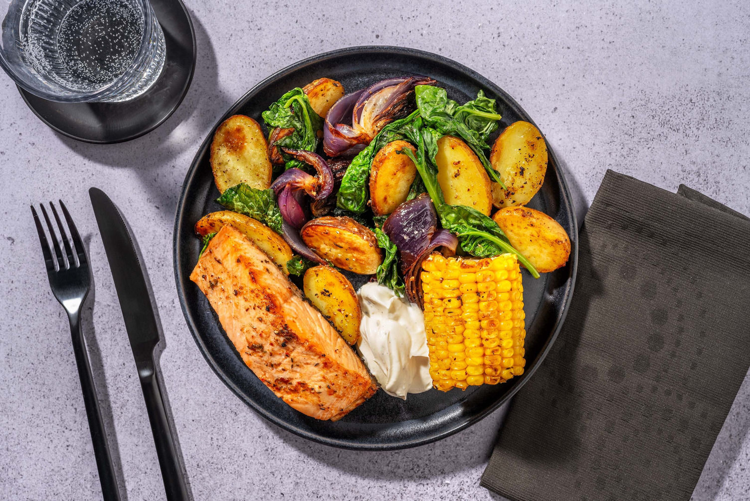 Ovnsbakt cajunkrydret laks | HelloFresh