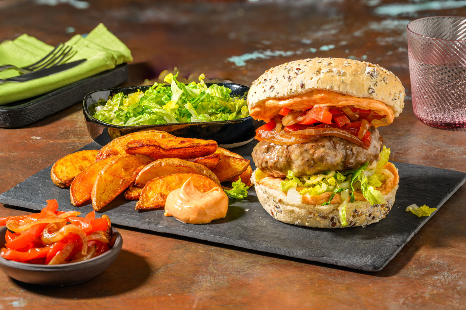 Le Burger Basque : Ossau-Iraty AOP & poivron Recette | HelloFresh