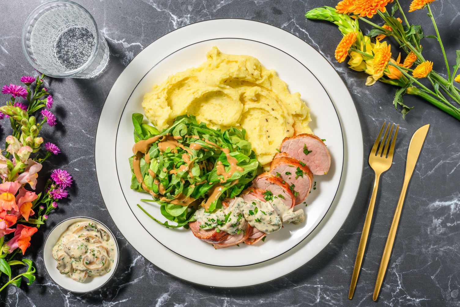 Filet mignon en habit de poitrine fumée Recette | HelloFresh