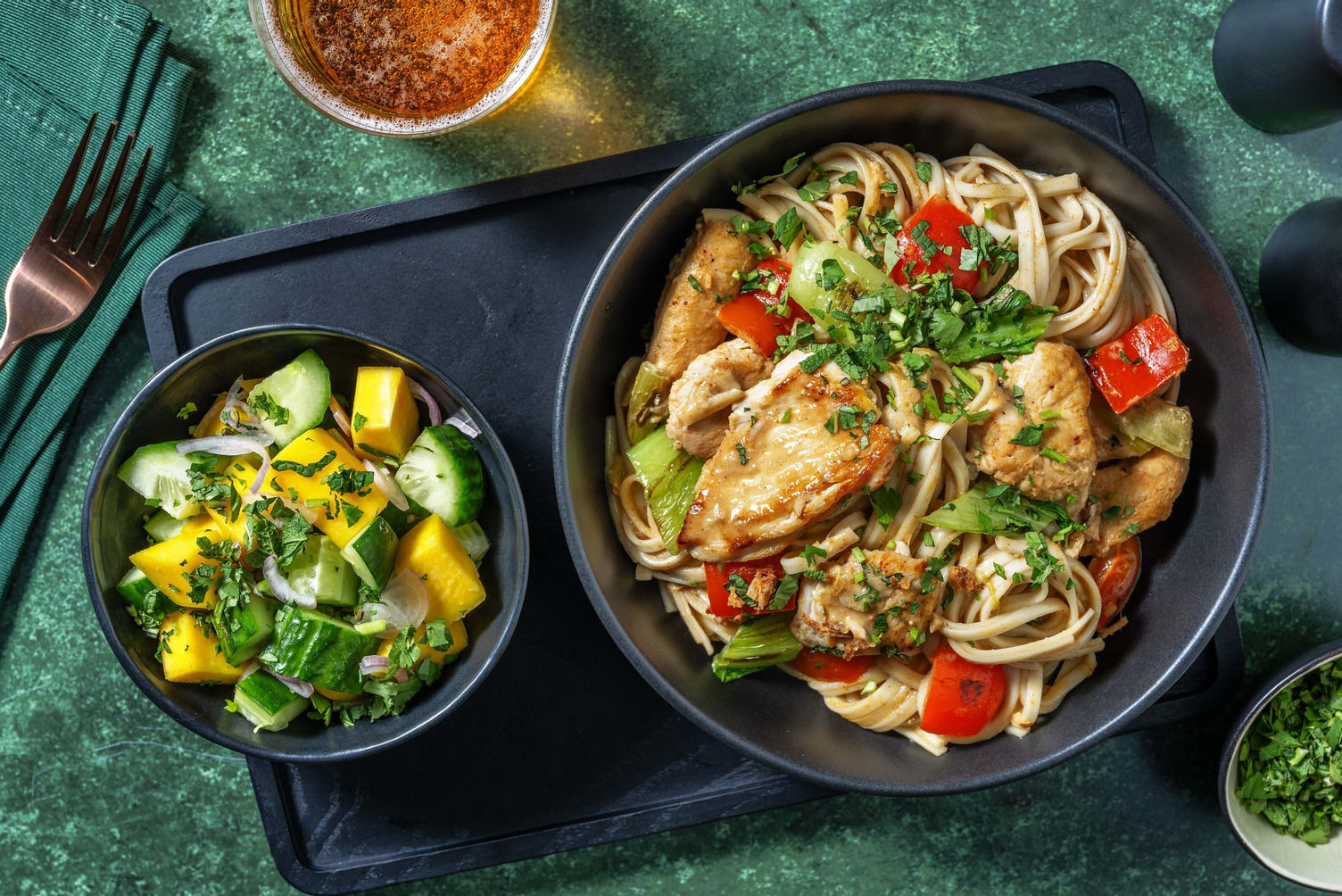 Thai-inspirert kylling i grønn karrisaus | HelloFresh