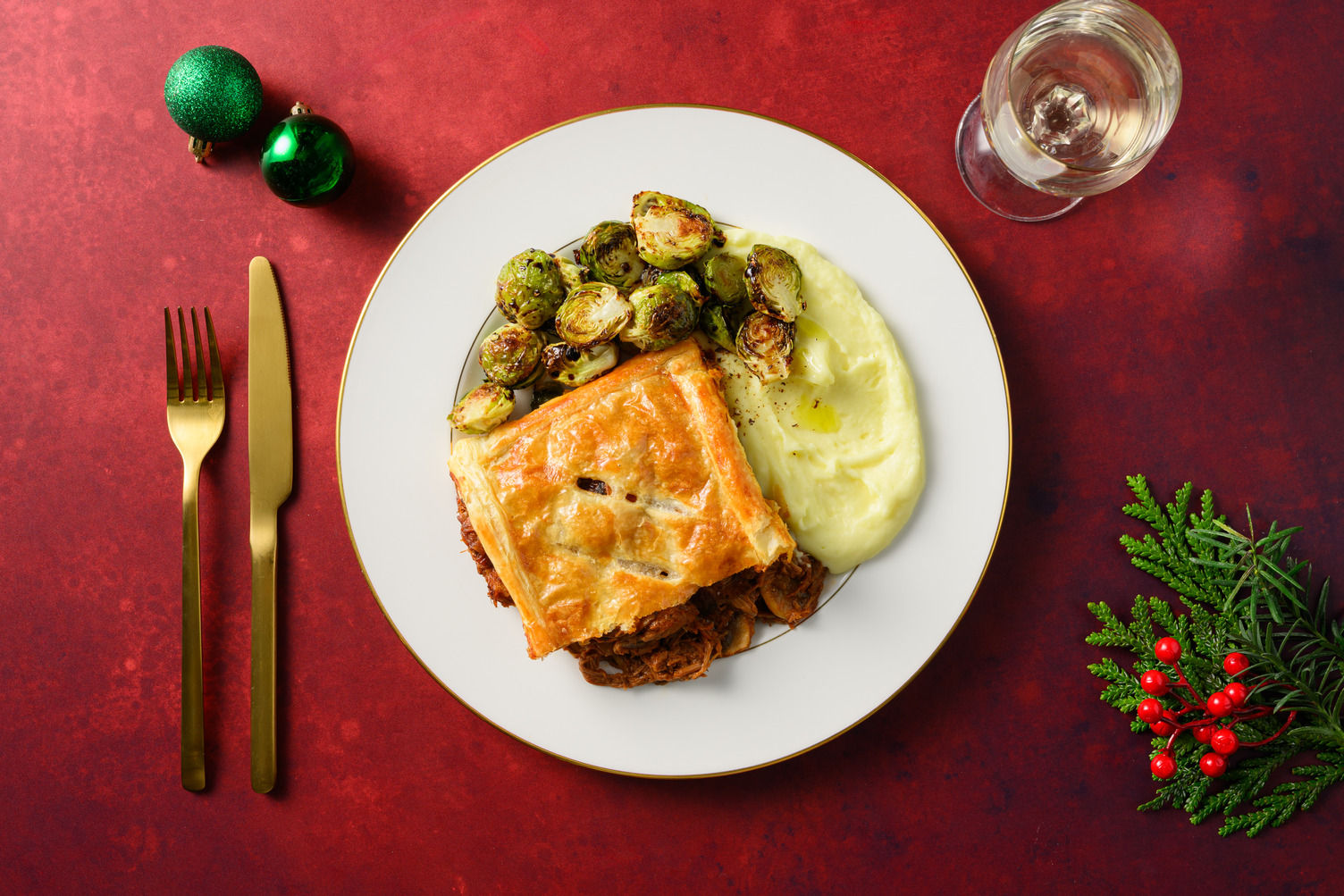 Pulled Beef, Mushroom and Redcurrant Gravy Pie Recipe | HelloFresh