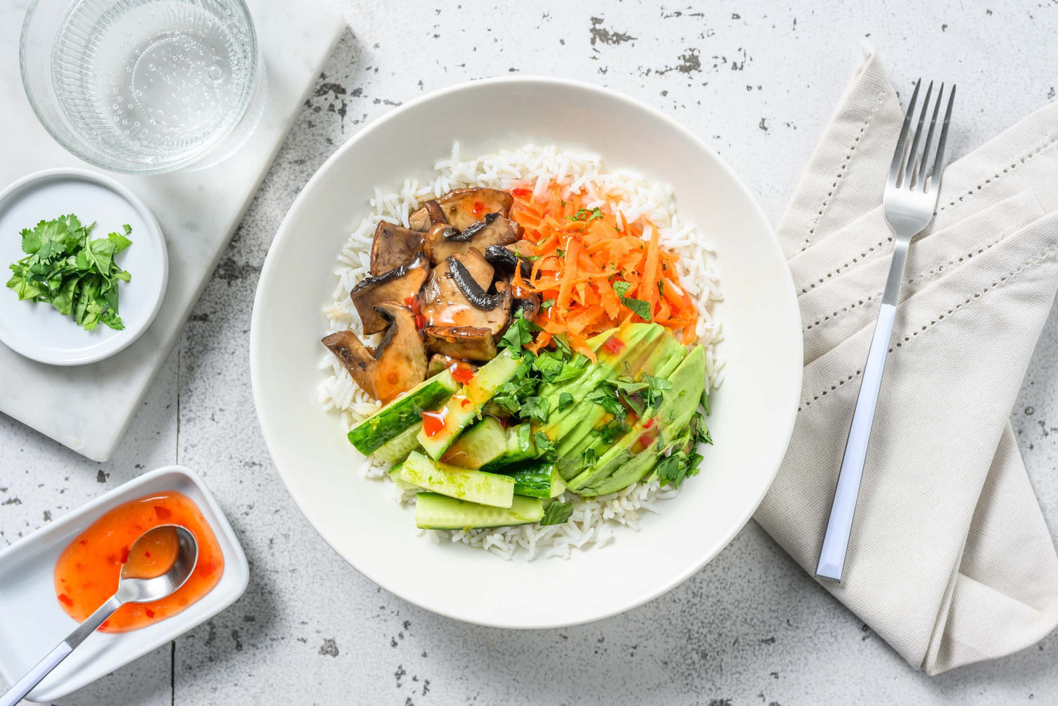 Plant Based Poké Bowl mit Portobello & Avocado Rezept | HelloFresh