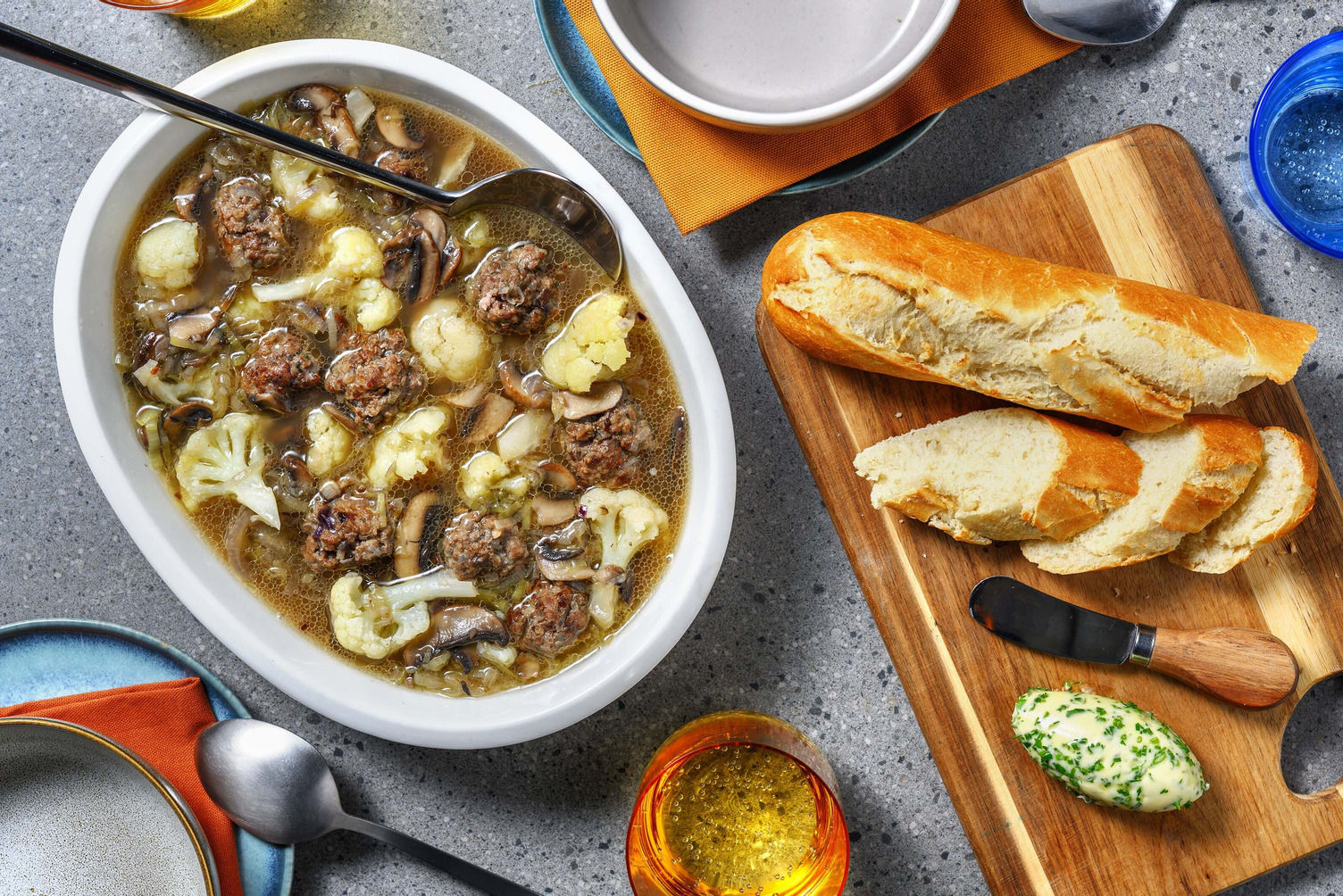 Soupe de légumes aux boulettes de viande maison Recette | HelloFresh