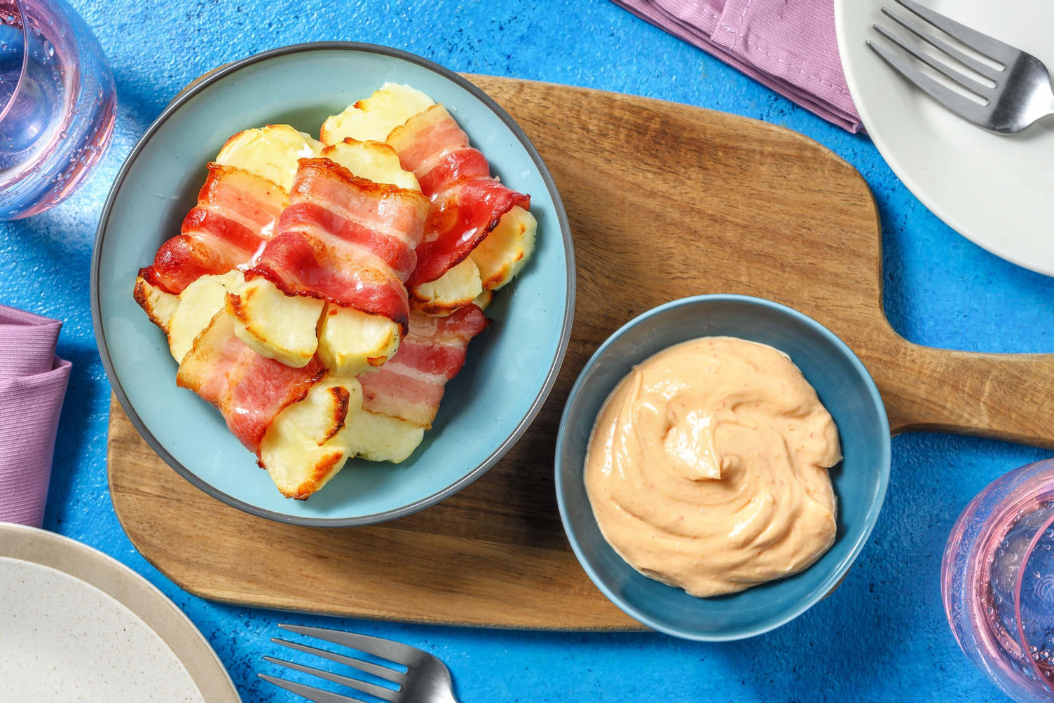 Baconlindad grillost med honung Recept | HelloFresh