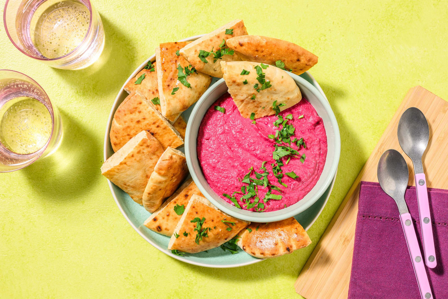 Pink hummus | Make yourself | HelloFresh