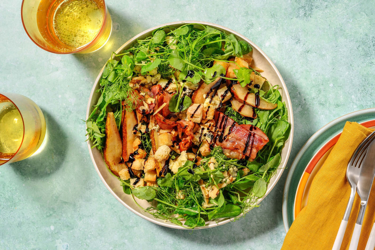 Bacon, Pear, Blue Cheese & Walnut Side Salad Recipe | HelloFresh