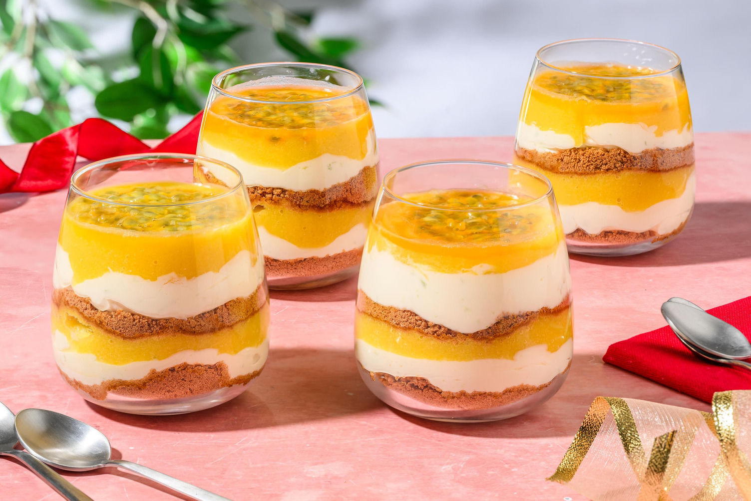 Verrines de cheesecake mangue-fruit de la passion Recette | HelloFresh