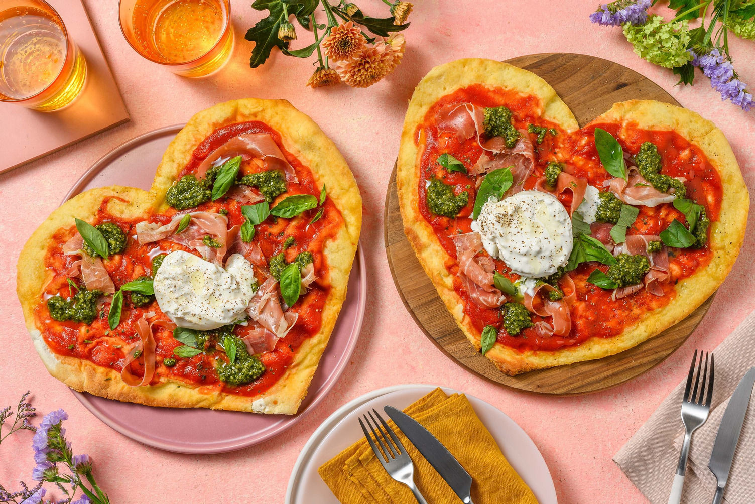 Pizza en forme de cœur au jambon serrano Recette | HelloFresh