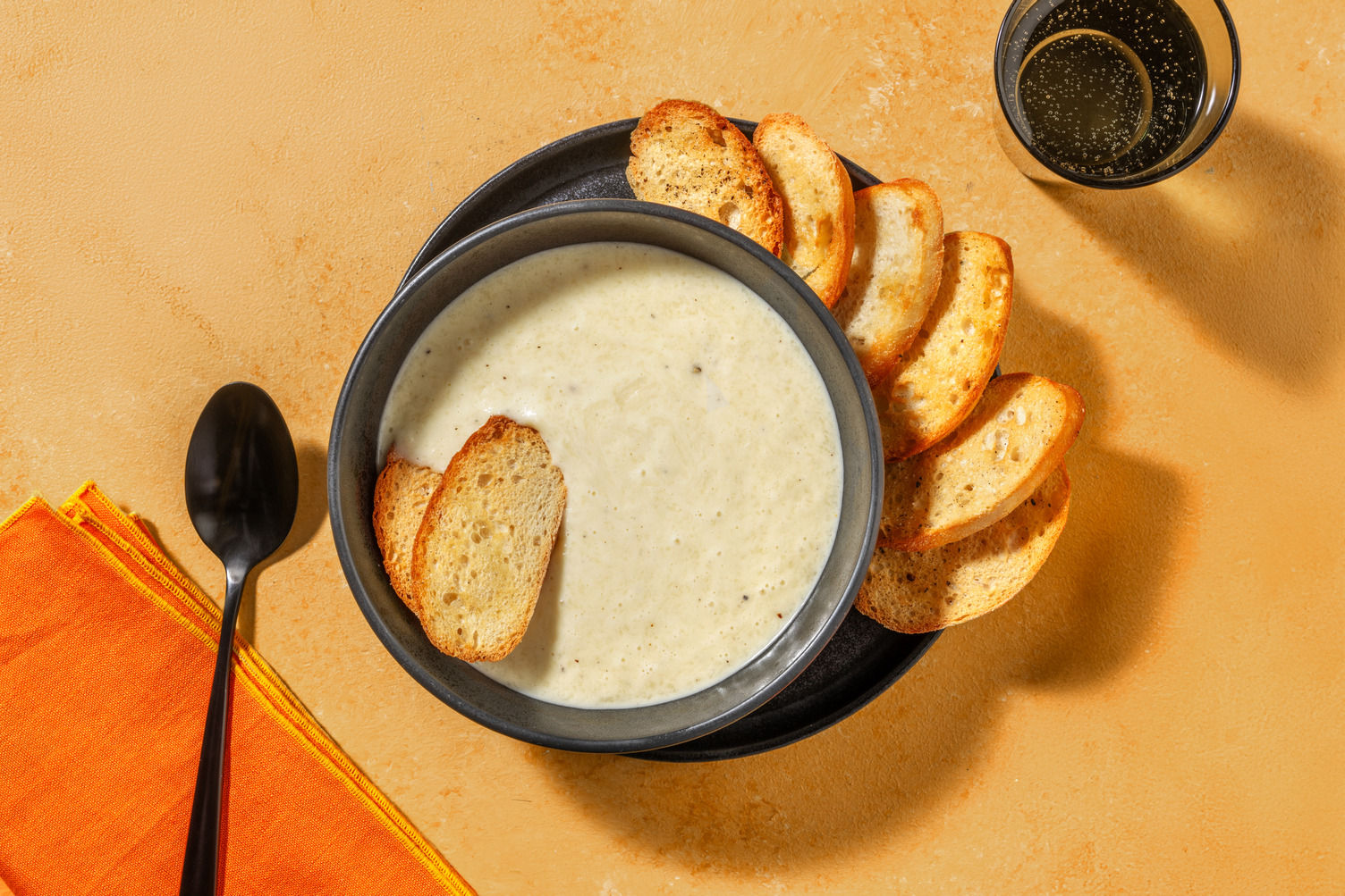 Fonduta golosa al Taleggio Dop e panna | HelloFresh