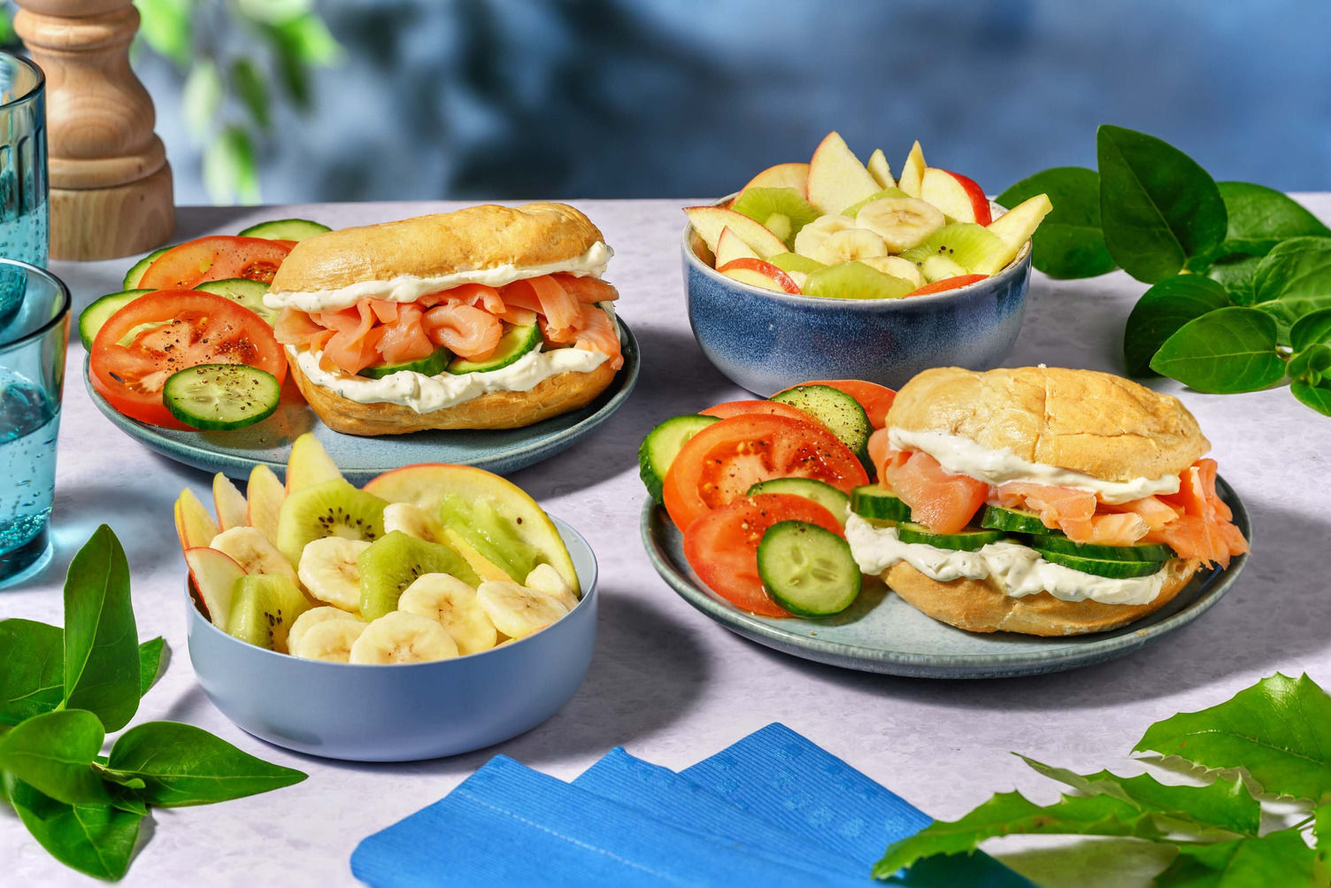 Papa's Brunch : Bagels saumon & salade de fruits Recette | HelloFresh