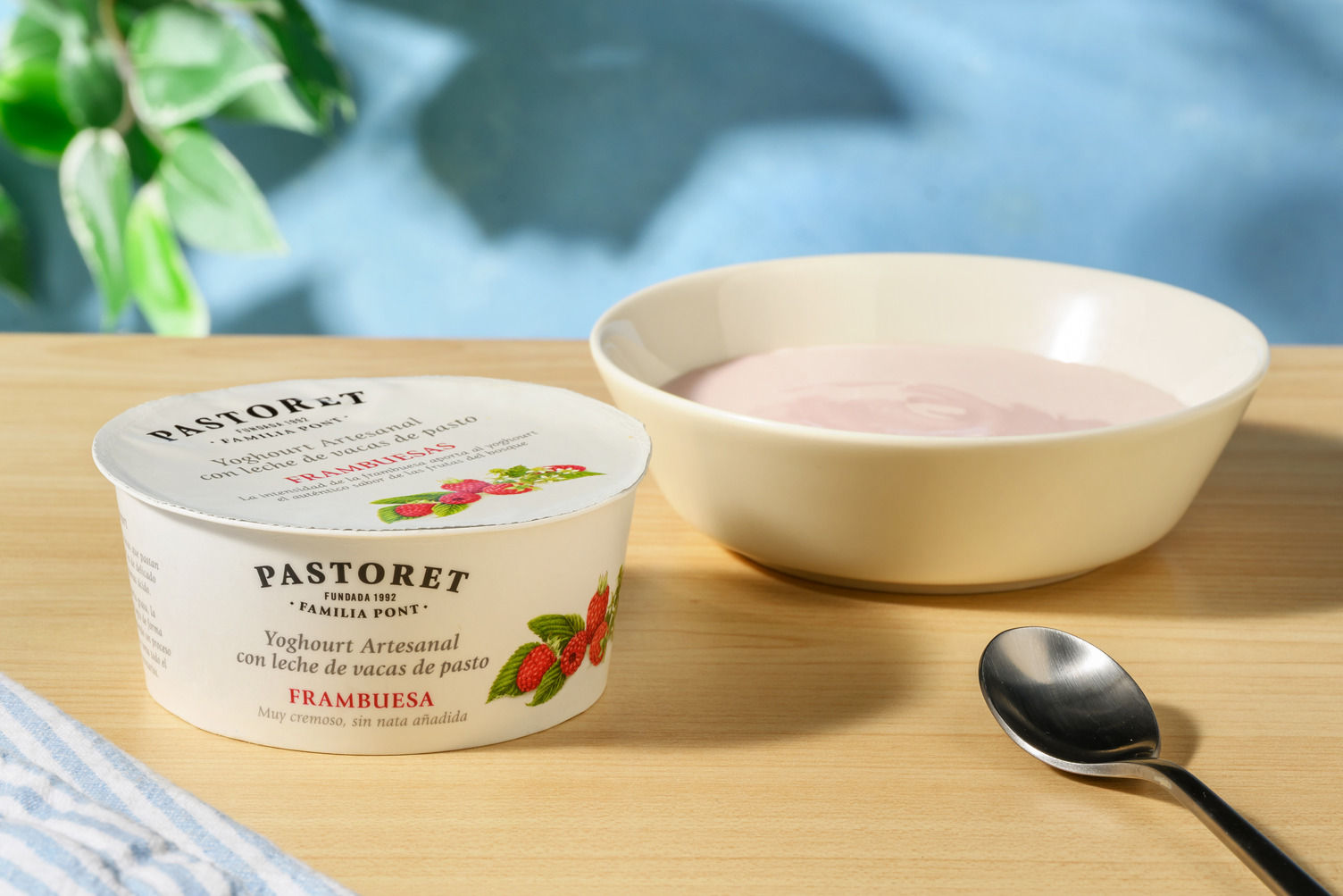 2 Yogures artesanales de frambuesa de Pastoret | HelloFresh