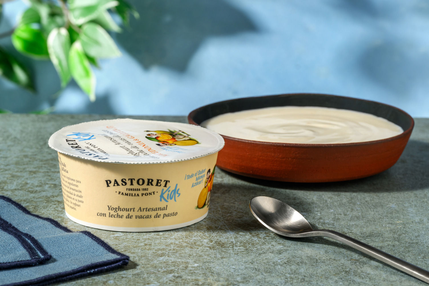 2 Yogures Kids de macedonia y galleta de Pastoret | HelloFresh